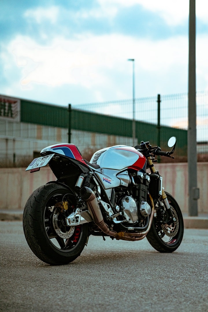 Honda CB1300 Cafe Racer "HRC version" by Cafe Racer Pasión